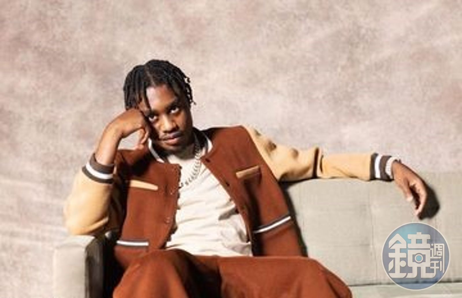 深夜遭槍擊 21歲饒舌歌手Lil Tjay送醫搶救中 - 鏡週刊 Mirror Media