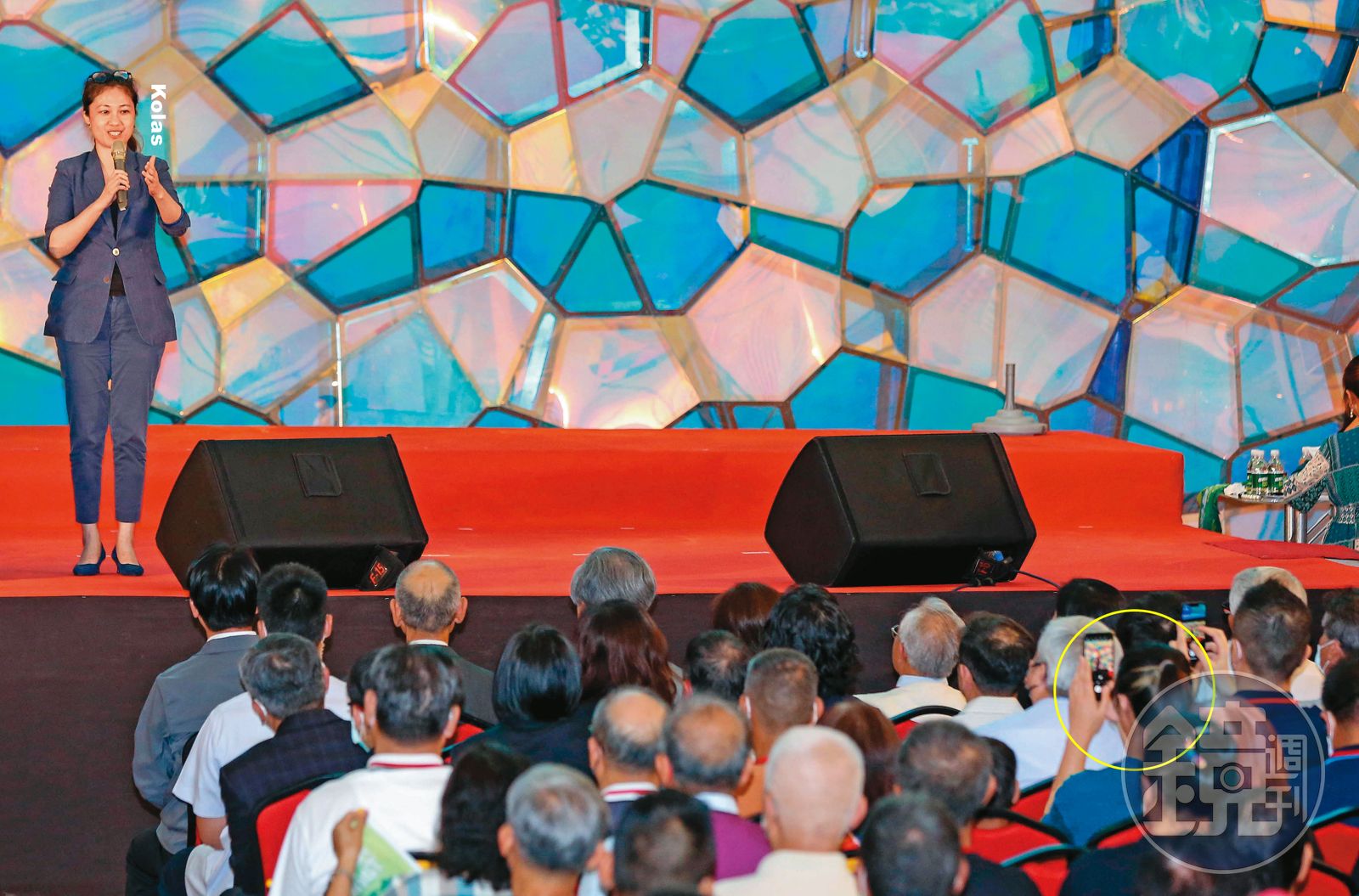 【府發言人不倫戀2】「登聖母峰」成兩人親熱暗語 Kolas：只讓你一人攻頂 - 鏡週刊 Mirror Media