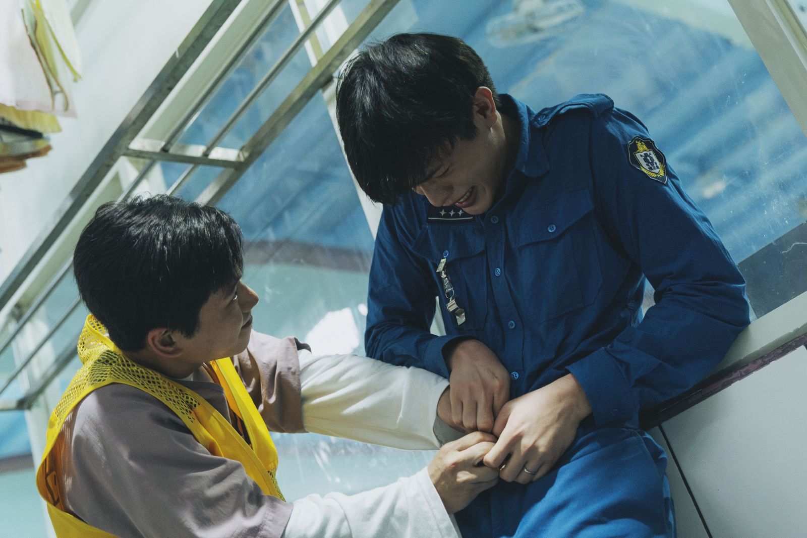 邱以太被逼「全身摸透」不敢反抗！ 《監所男子囚生記》黑暗真相掀熱議 - 鏡週刊 Mirror Media