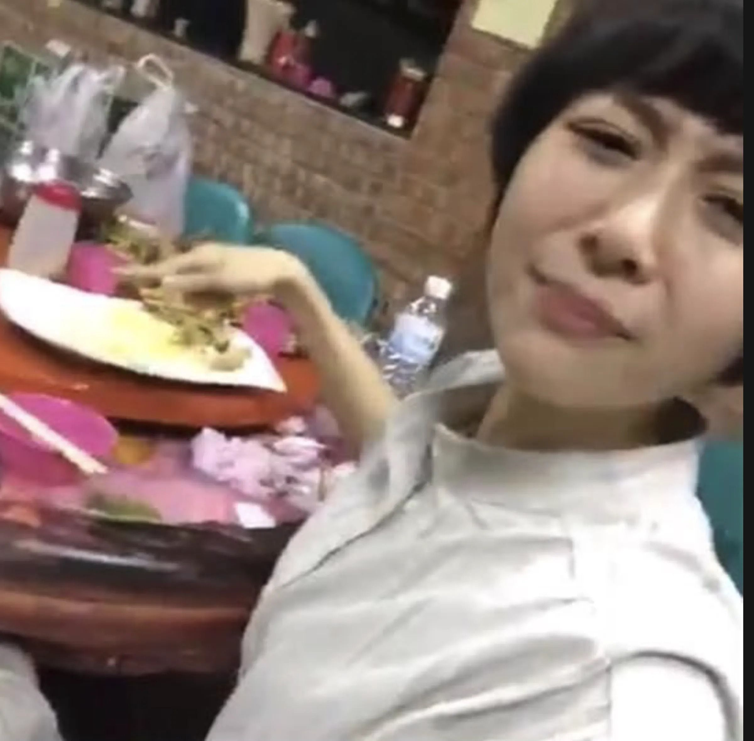 Albee被挖3大黑歷史！10年前「當奧客」遭砲轟 2件全扯上賀瓏