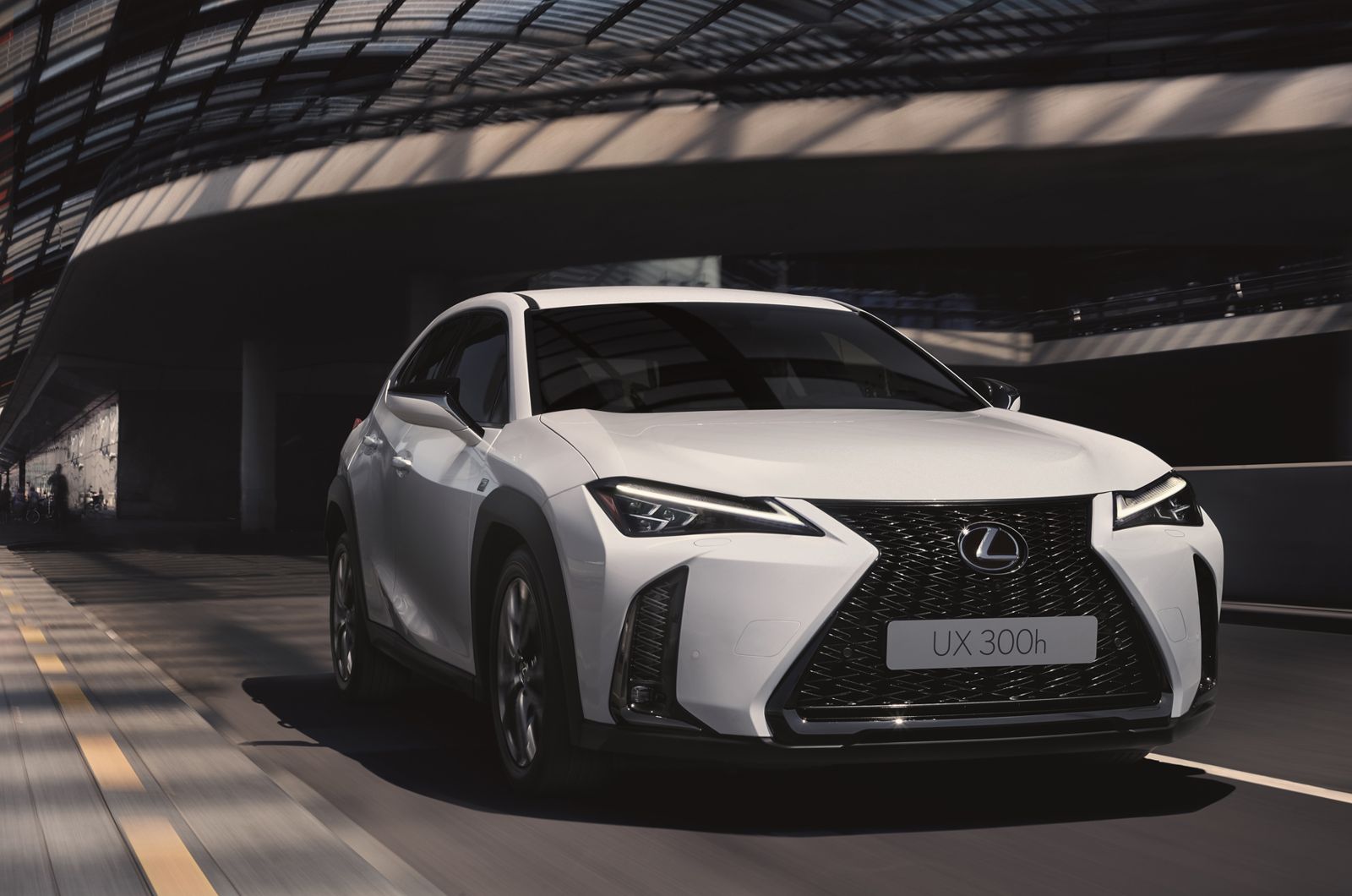 【新車登場】全新升級！LEXUS UX 300h帶來更高效能與安全性 - 鏡週刊 Mirror Media